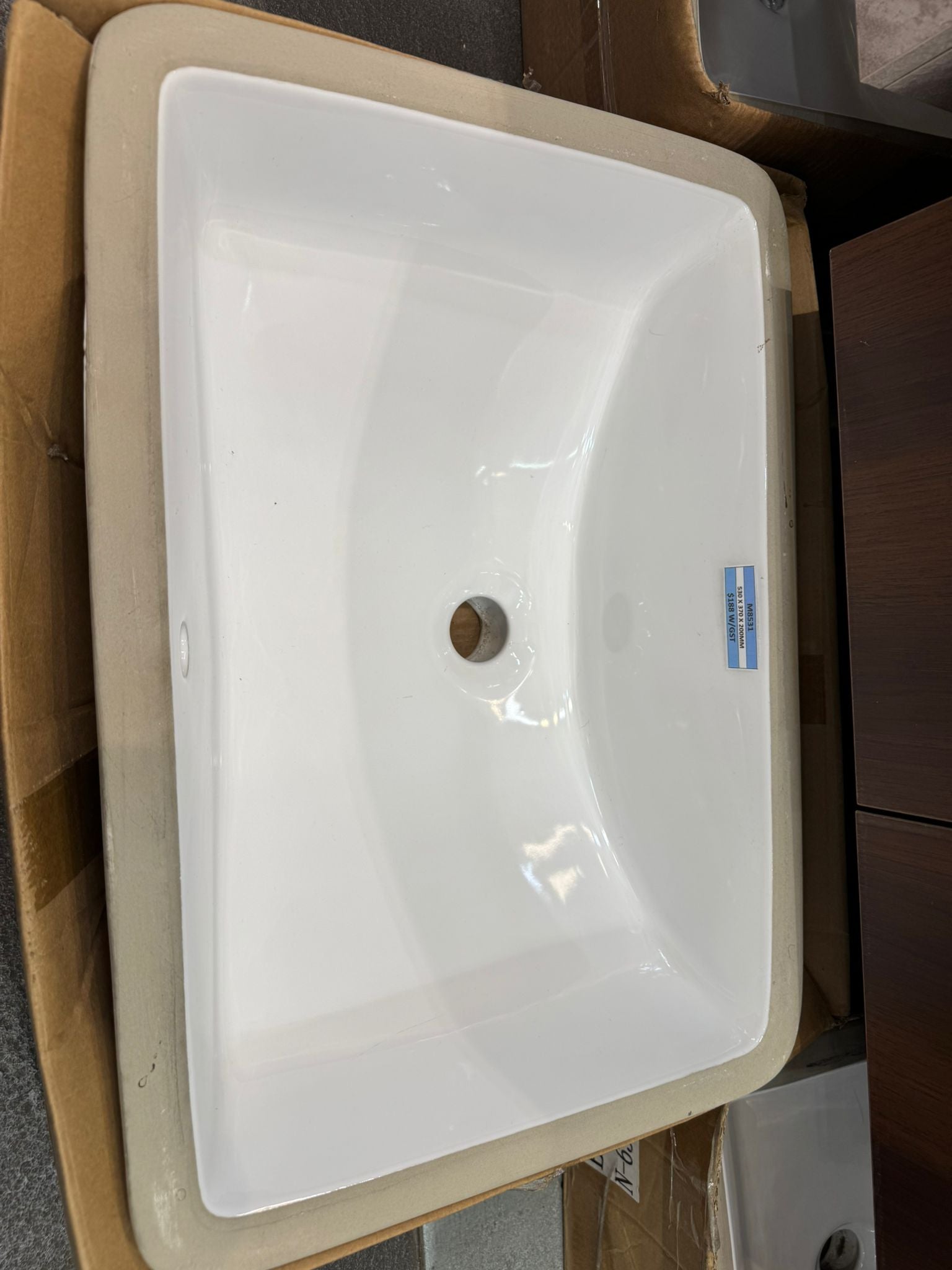 Tiara M8531 53cm Undermount Basin – Heritage Bathroom Gallery